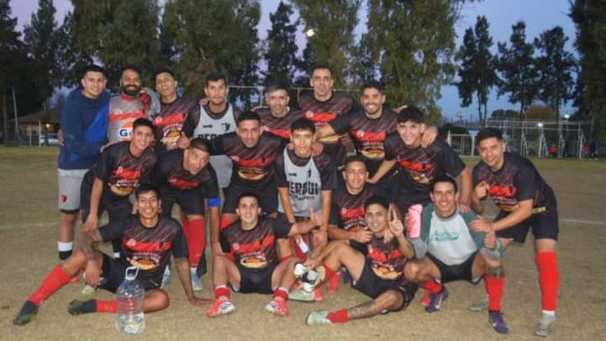 Derqui dio la nota ante el puntero y se quedó con el clásico