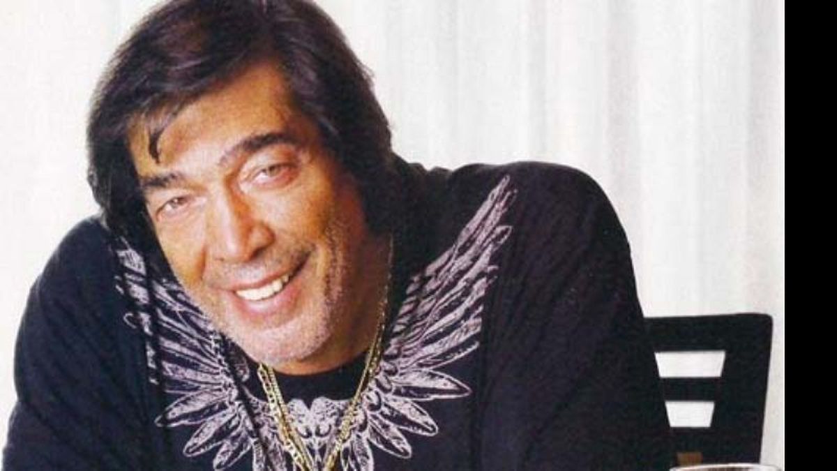 Cacho Castaña muestra mejoras en Pilar