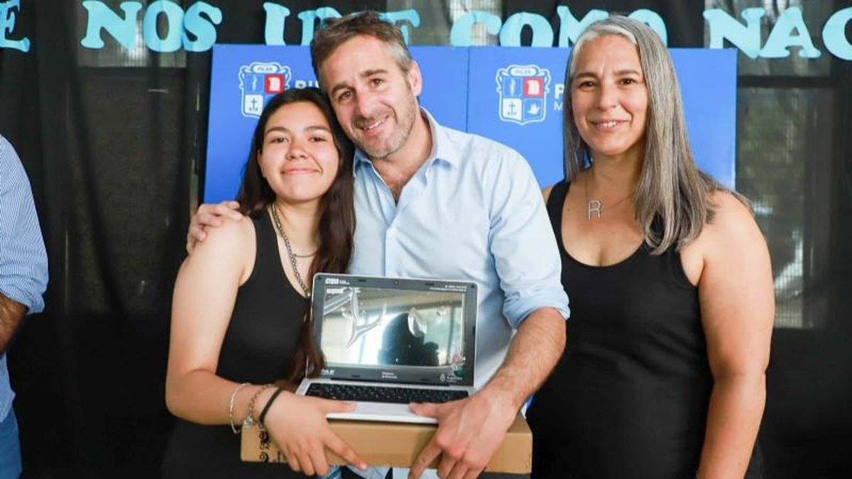 Achával: “Les estamos dando una herramienta para su presente y su futuro”