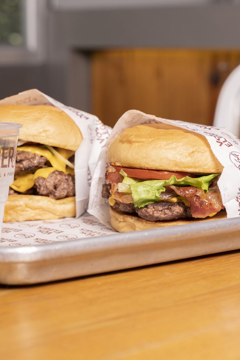 Burger54 Celebra El Día De La Hamburguesa Con Una Promo Irresistible