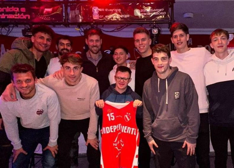 Nicolás Henriques campeón para que festeje Chapu Nocioni