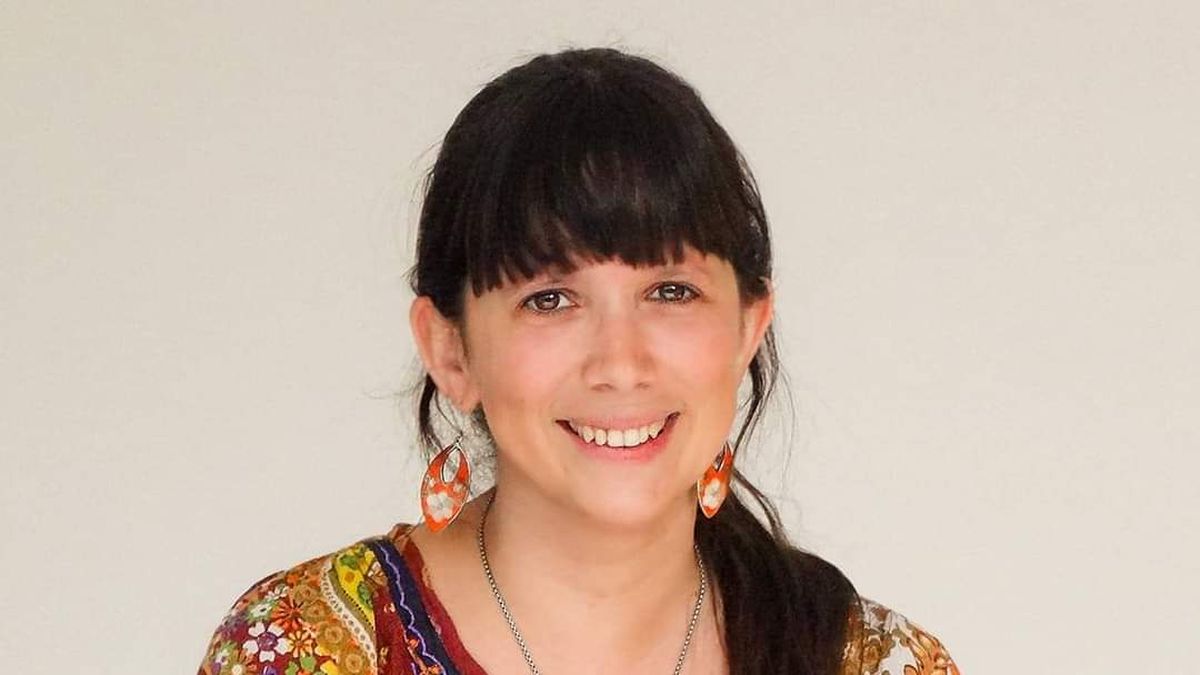 La escritora pilarense Victoria Mora presenta Lecturas a través del espejo