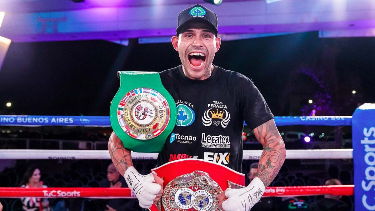 El Chacal Peralta es el rey latino welter