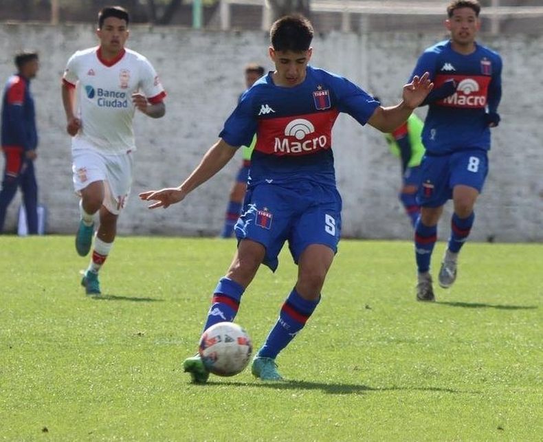 Juvenil de Derqui, incluido en la lista de Tigre para la Sudamericana