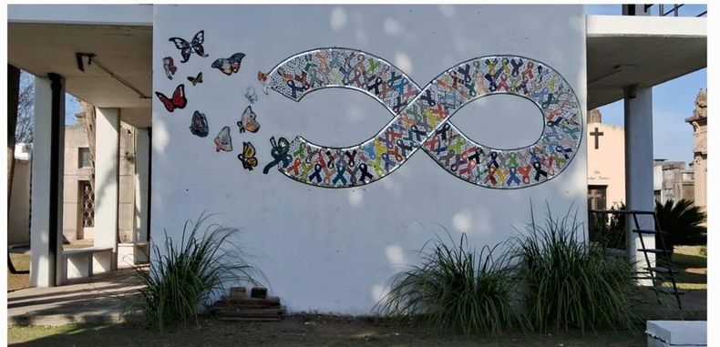 Mural para homenajear a las víctimas del cáncer en el Cementerio de Pilar