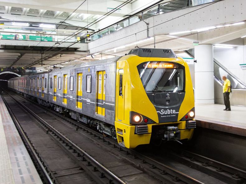 Pase jubilado o pensionado para el subte en 2025: cómo acceder al beneficio