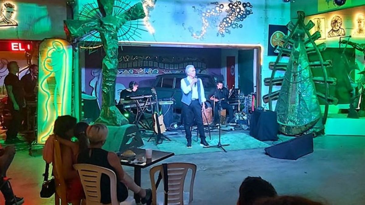 Jairo iluminó con su música el taller de Alejandro Marmo