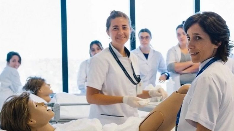 La Austral ofrece curso de ingreso gratuito para Enfermería