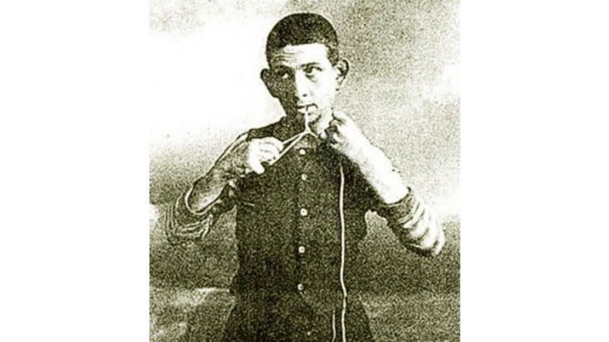 Hoy: “Orejas aladas: la leyenda del Petiso Orejudo”