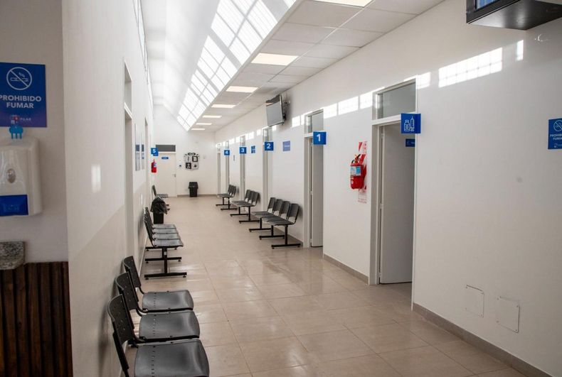 Achával inauguró el nuevo Centro de Salud de Villa Astolfi