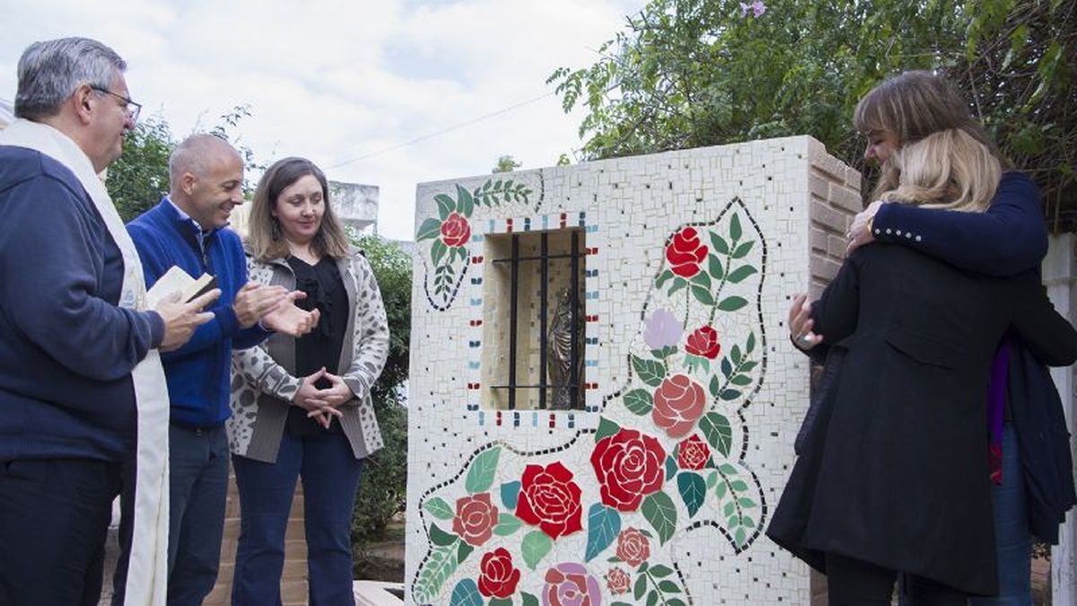 Inauguran un mural dedicado a la Virgen del Pilar