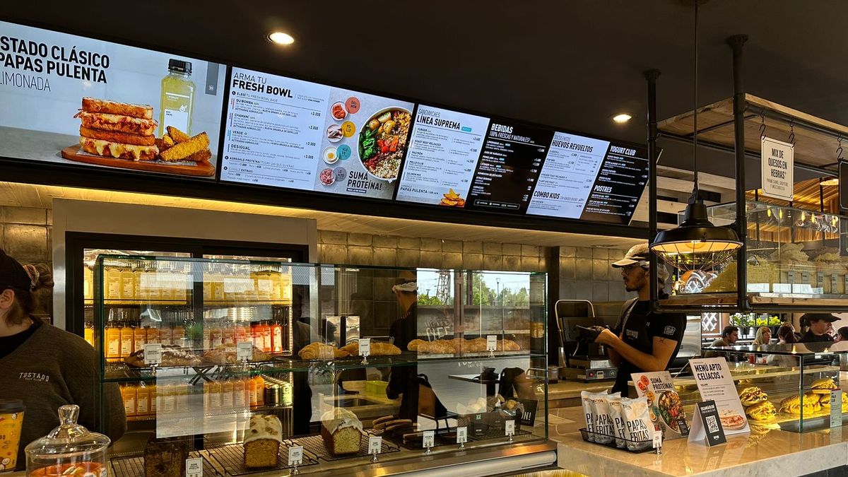 Tostado Café Club llegó a Pilar con sus sándwiches premium y su carta ...