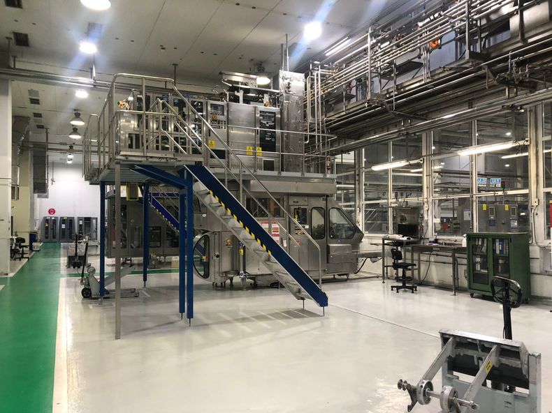 Ades muda su producción y despide a 150 personas