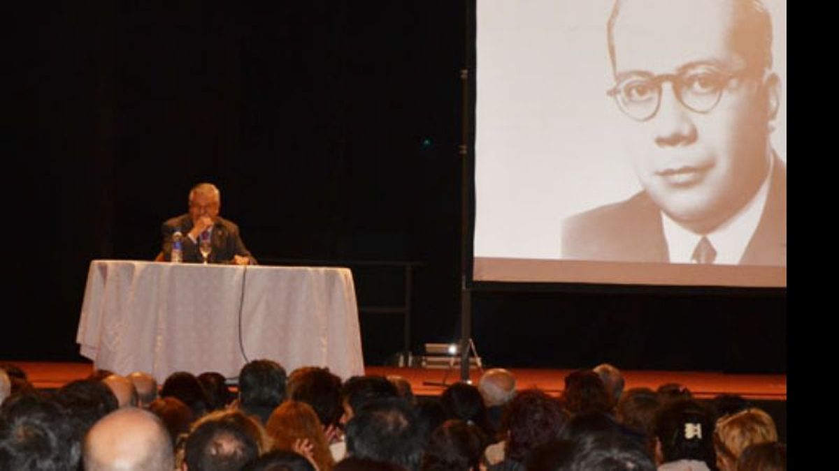 Marcelo Castillo disertó sobre salud pública